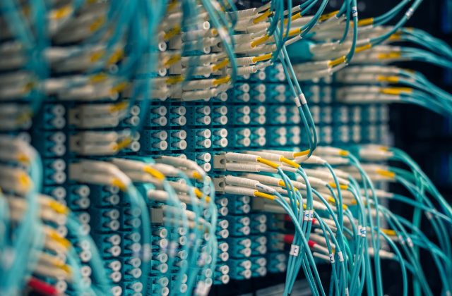 Voordelen van glasvezel ten opzichte van DSL en kabelinternet - snood.